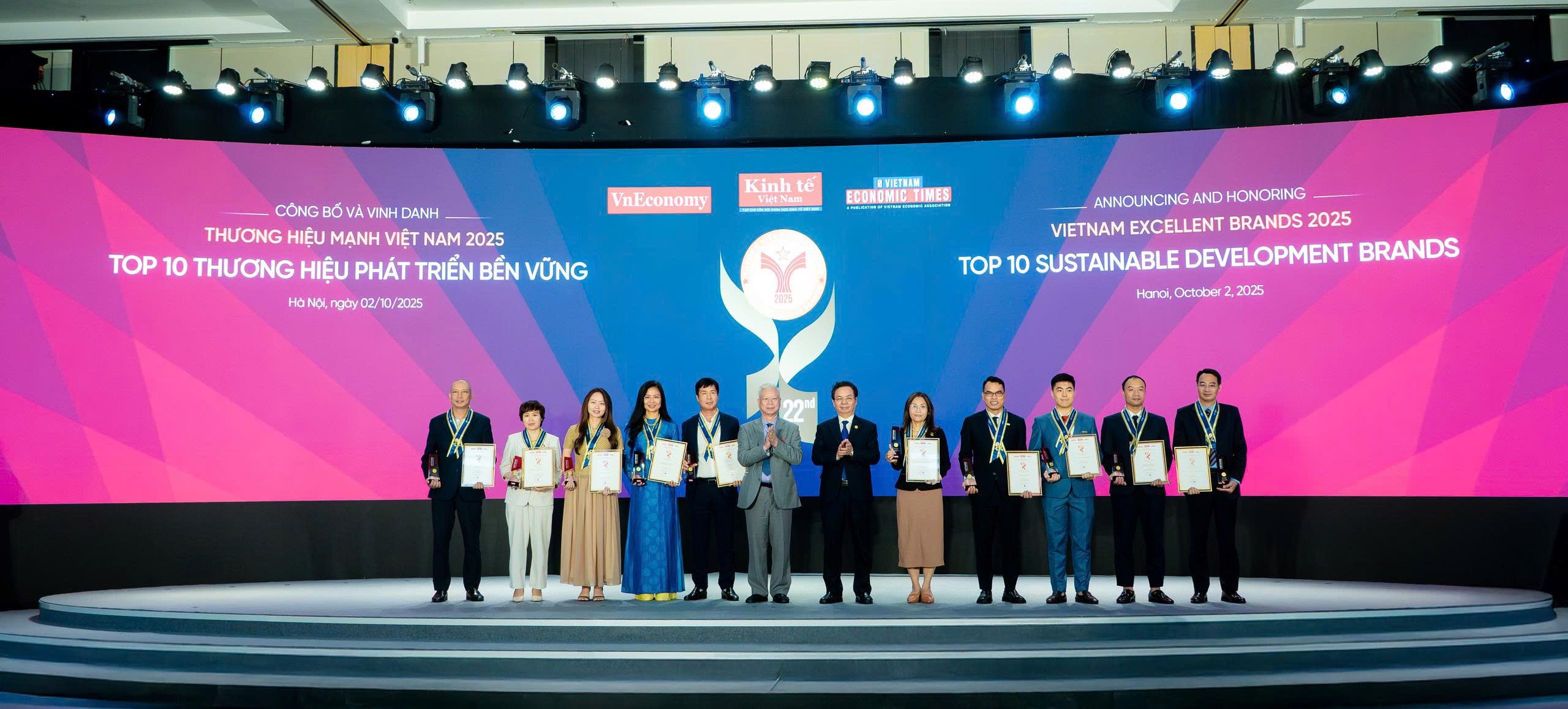 BV Group được vinh danh Top 10 Thương hiệu phát triển bền vững 2025 ...