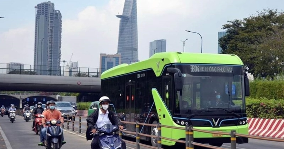 HCM City pitches full transition to electric and green energy buses by ...