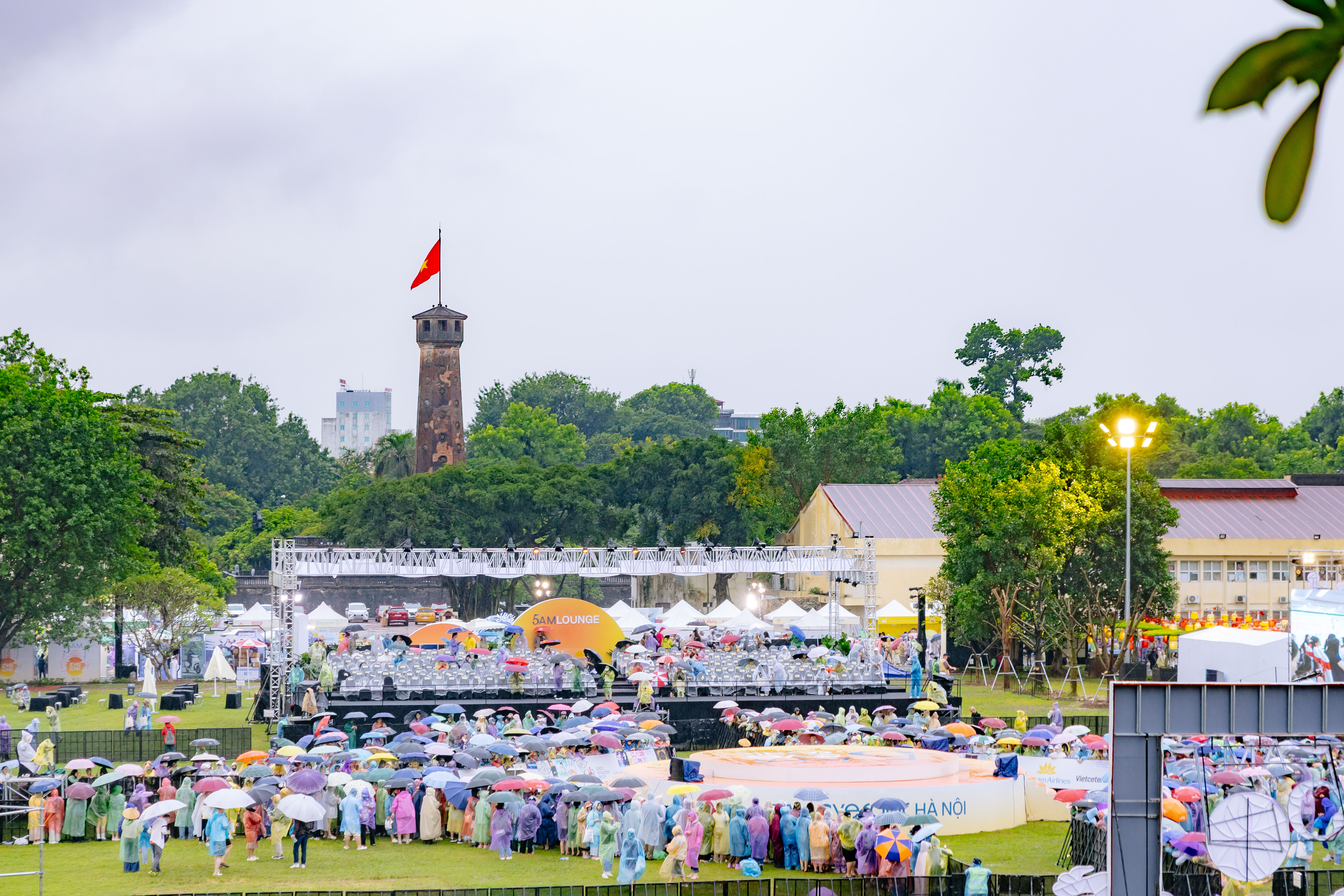 5.000 khán giả Hà Nội đón bình minh qua âm nhạc độc đáo - VnEconomy