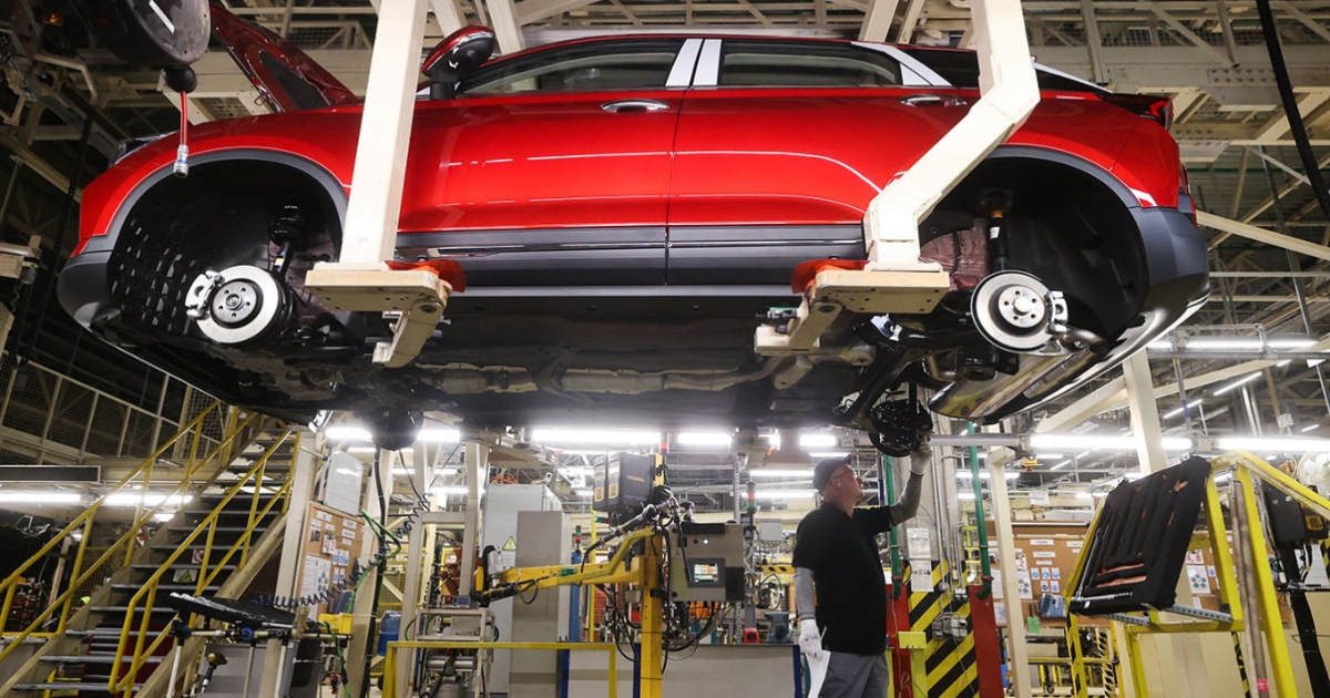 Công nghiệp ô tô Nga: Khủng hoảng giữa cạnh tranh Trung Quốc - Automotive