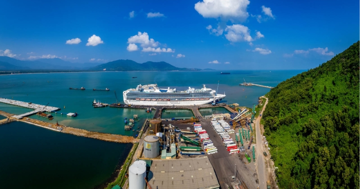 Hue seeks approval for two new seaport projects totaling $247 mln ...