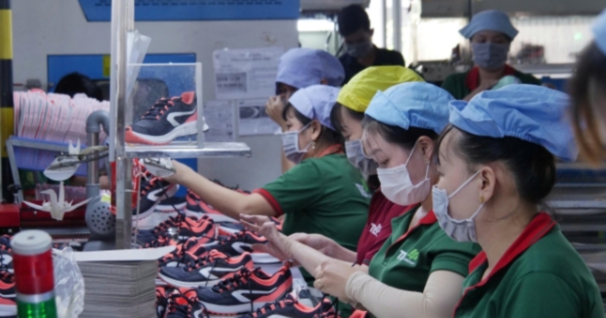Vietnam’s footwear exports gain $29 bln in 2025 - VnEconomy