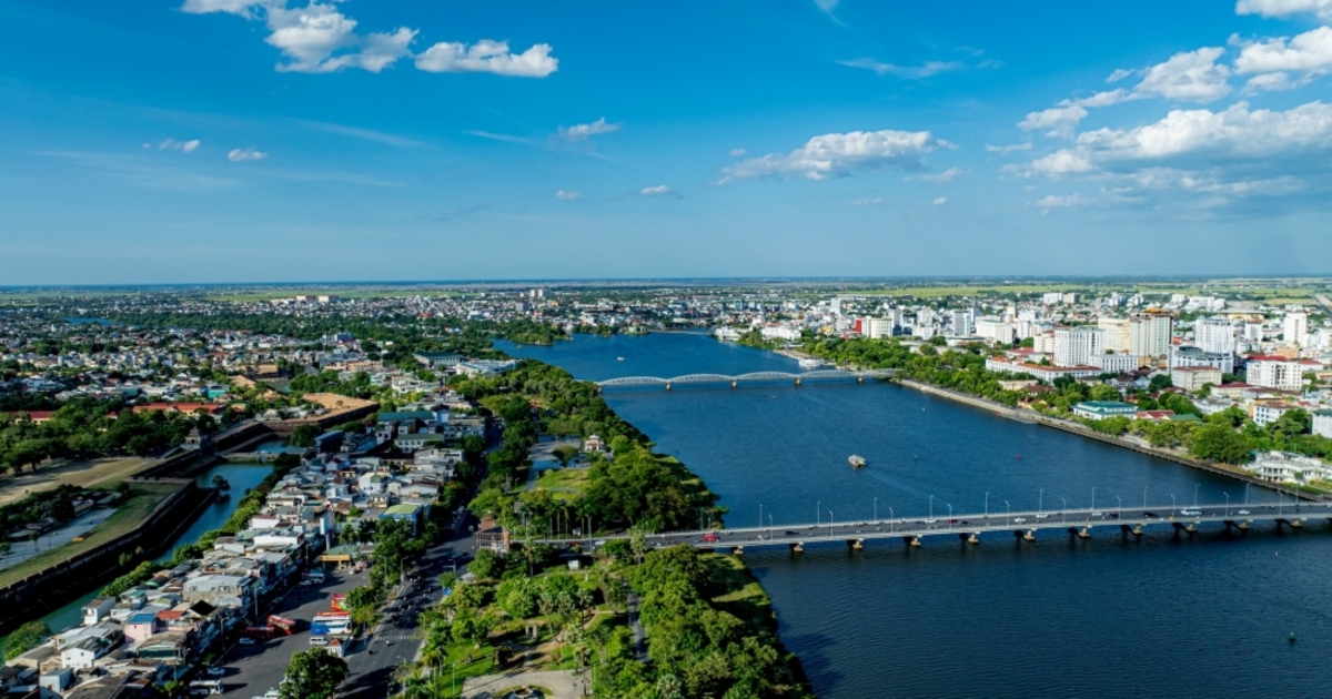 Hue expands development space and establishes dynamic economic ...